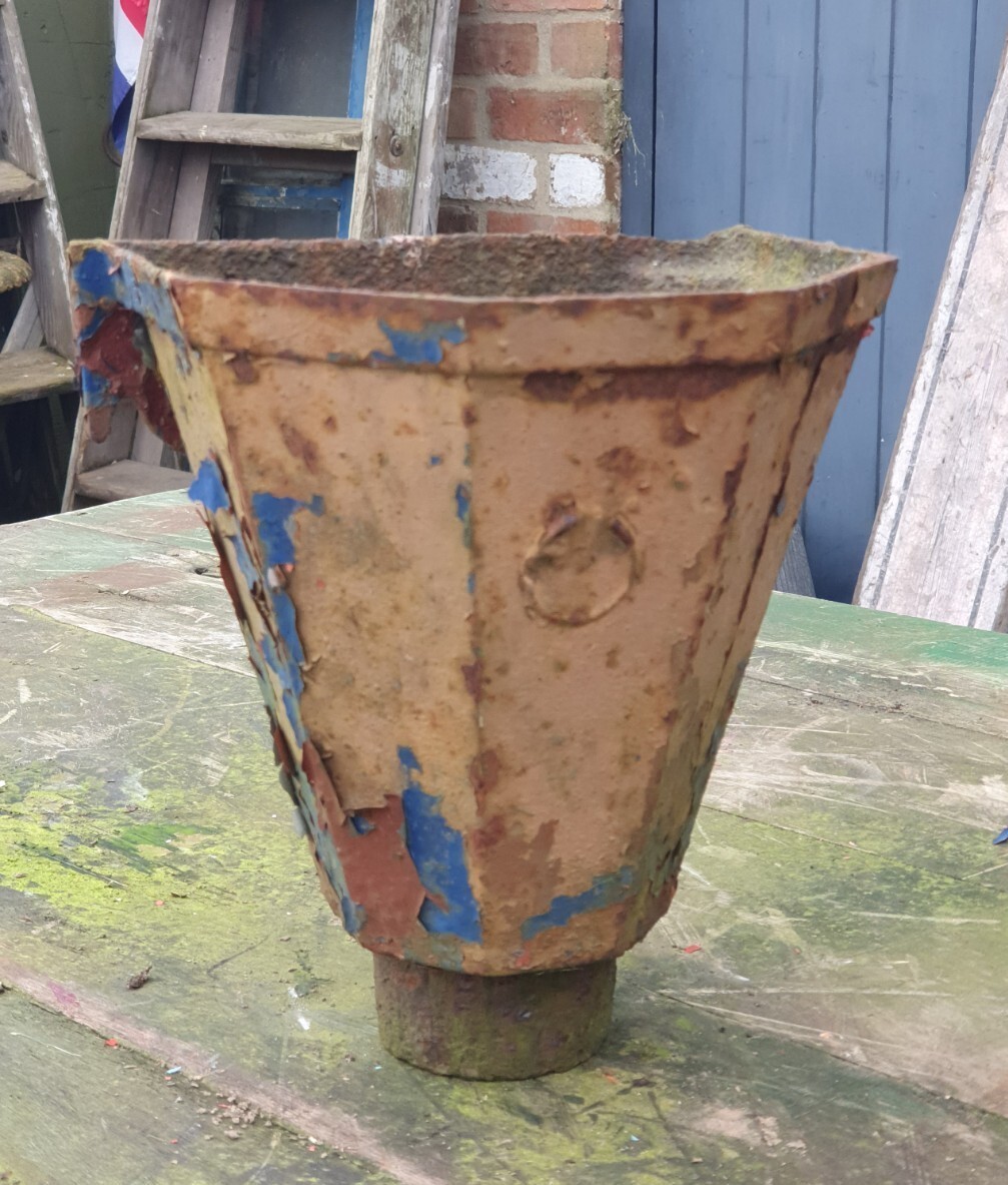 Vintage Victorian Cast Iron Wall Garden Planter Rain Hopper | Drakelow ...