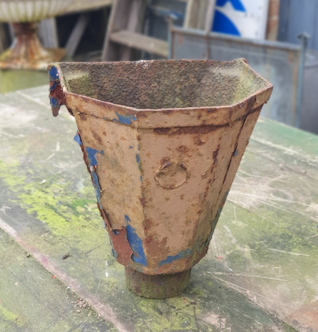 Vintage Victorian Cast Iron Wall Garden Planter Rain Hopper | Drakelow ...